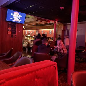 ON THE ROCKS - Updated October 2025 - 13 Reviews - 16919 Audrey St ...