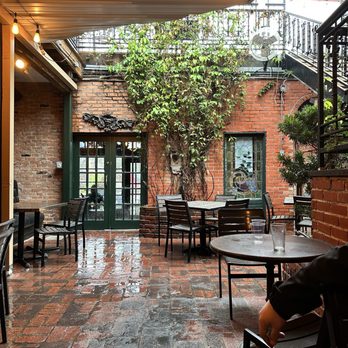 THE QUARTER BAR - Updated October 2025 - 214 Photos & 276 Reviews ...