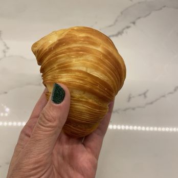 ISGRO PASTRIES - Updated December 2025 - 718 Photos & 619 Reviews ...