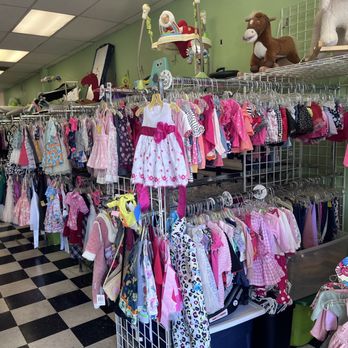GROWING PAINS Updated February 2025 63 Photos 116 Reviews 4425 Treat Blvd Concord California Toy Stores Yelp