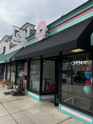 DESTINATION DONUTS - Updated January 2025 - 265 Photos & 221 Reviews ...