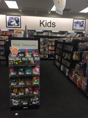 BOOKS A MILLION - Updated December 2025 - 261 Mercer Mall Rd, Bluefield ...