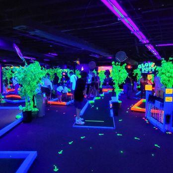 GLOW PUTT MINI GOLF - 267 Photos & 326 Reviews - 9160 E Shea Blvd ...