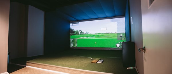 CLUBHOUSE INDOOR GOLF - Updated December 2025 - 29 The Links Rd ...