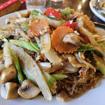 ALEX THAI FOOD AND NOODLE BISTRO - Updated February 2026 - 140 Photos ...