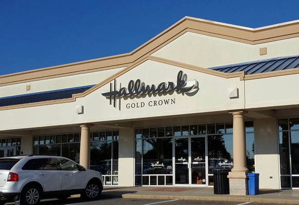 AMY’S HALLMARK SHOP - Updated July 2025 - 203 Airport Plaza Blvd ...