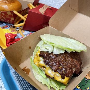 MONZO BURGER - Updated December 2025 - 116 Photos & 49 Reviews - 1401 ...