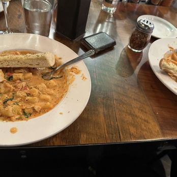 ANGELO’S TAVERNA - Updated November 2024 - 1507 Photos & 1818 Reviews ...