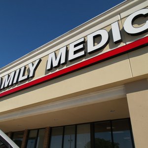 CLINICAS MI DOCTOR SPRING VALLEY - Updated December 2025 - 19 Reviews ...