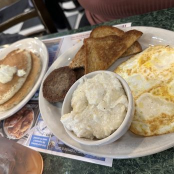 METRO DINER - Updated May 2024 - 923 Photos & 912 Reviews - 3302 ...