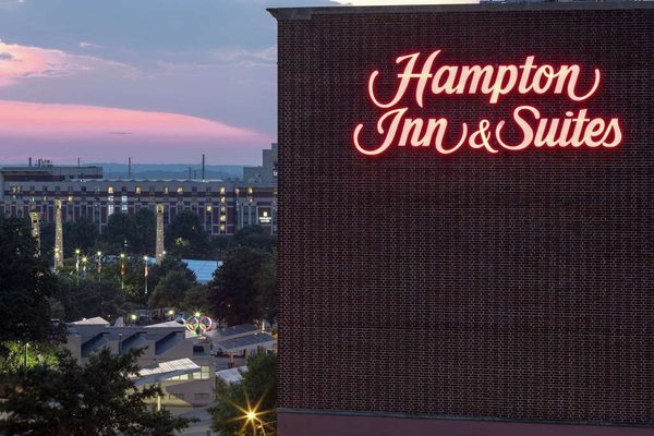 HAMPTON INN & SUITES ATLANTA-DOWNTOWN - 122 Photos & 61 Reviews - 161 ...