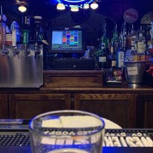 STATE LINE BAR & GRILLE - 42 Photos & 61 Reviews - 644 State St ...