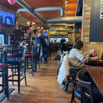 HOBO’S TAVERN - 53 Photos & 145 Reviews - 1411 Whitehall Rd, Muskegon ...