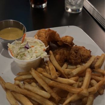 GRAND TRUNK PUB - Updated July 2024 - 409 Photos & 650 Reviews - 612 ...