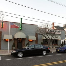 SQUAN TAVERN - Updated September 2025 - 93 Photos & 196 Reviews - 15 ...