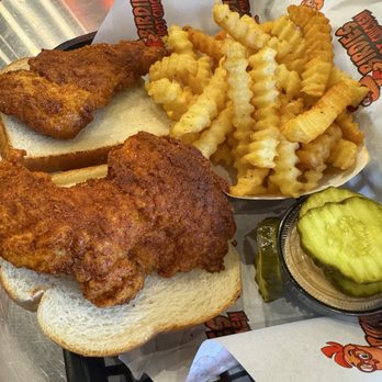 BIRDIES HOT CHICKEN - Updated June 2025 - 51 Photos & 46 Reviews - 135 ...