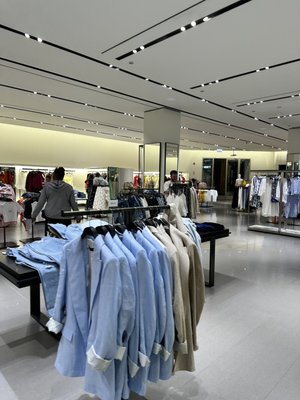 ZARA - Updated September 2025 - 63 Photos & 124 Reviews - 1 W Randolph ...