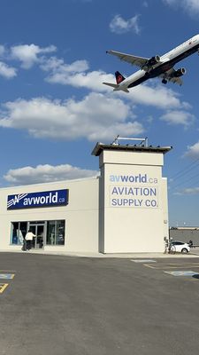 AVWORLD CANADA - Updated January 2026 - 17 Photos - 191 Carlingview ...