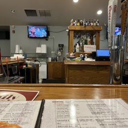 HALFTIME RESTAURANT PIZZA & COCKTAILS - Updated October 2025 - 24 ...