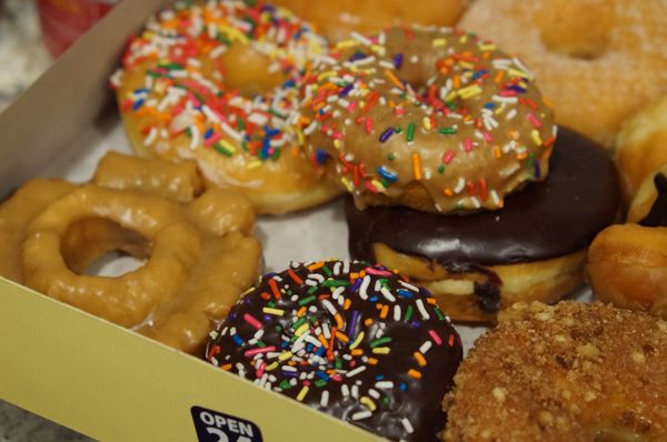 YUM YUM DONUTS - Updated May 2026 - 75 Photos & 74 Reviews - 10501 ...