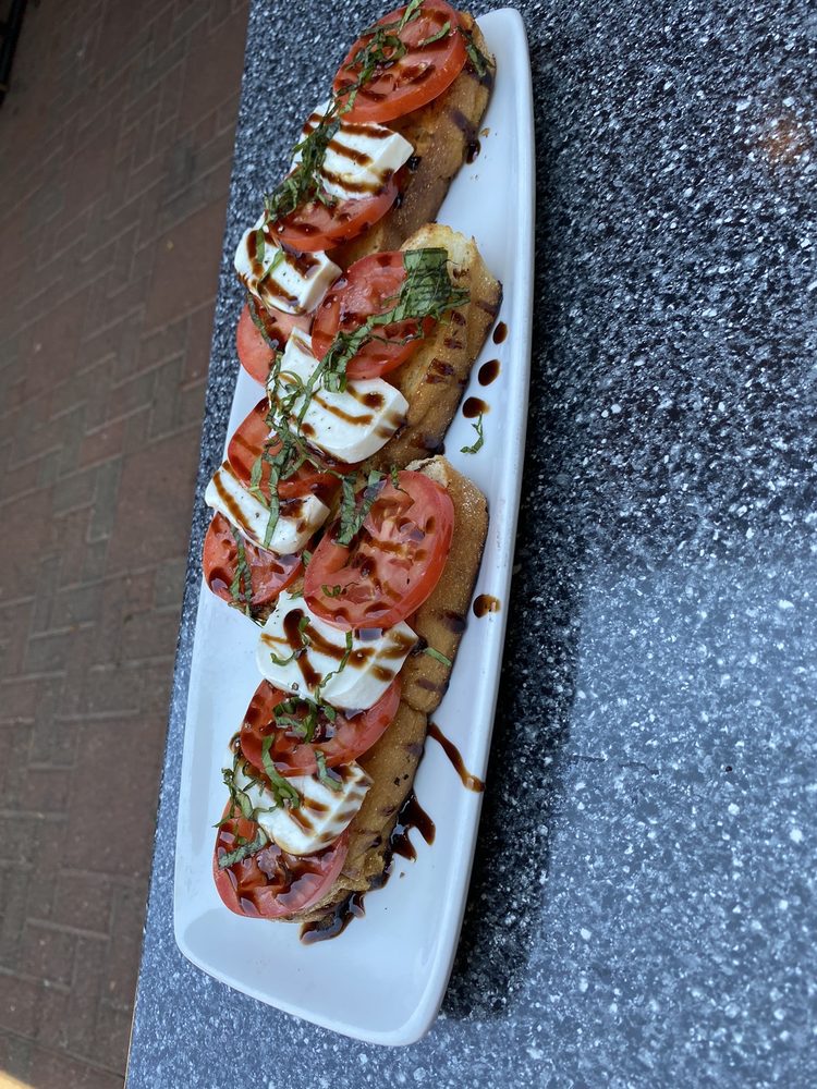 STONEBRIDGE GRILLE & TAVERN - 37 Photos & 77 Reviews - 1497 Boardman ...