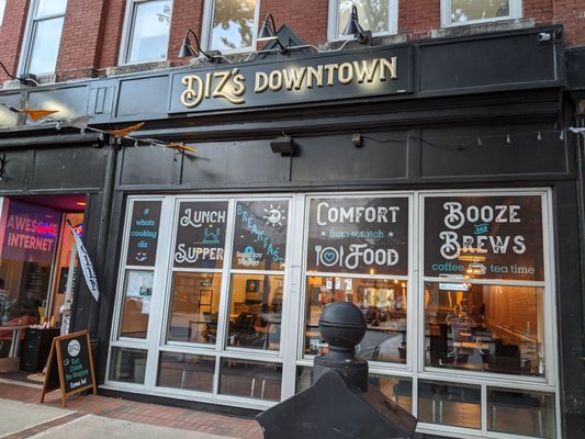 DIZ’S CAFE - 19 Photos & 25 Reviews - Wine Bars - 860 Elm St ...