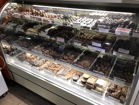 ROCKY MOUNTAIN CHOCOLATE FACTORY - Updated October 2024 - 18 Photos ...