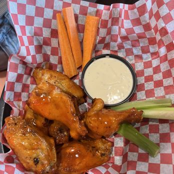 WING NUTZ - Updated July 2025 - 50 Photos & 162 Reviews - 250 Red ...