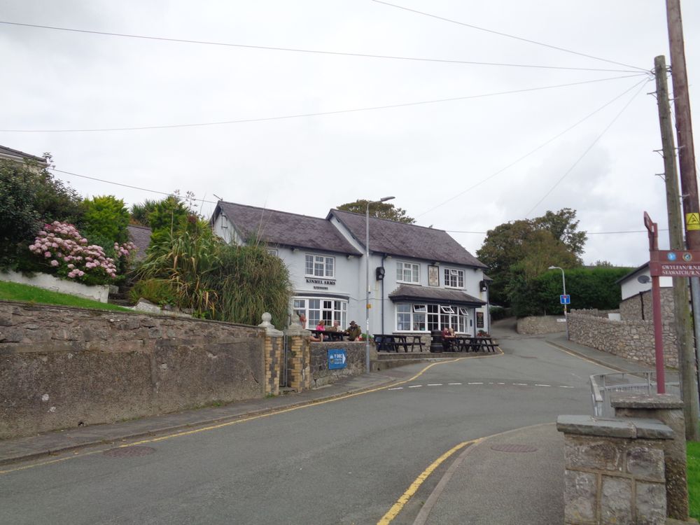KINMEL ARMS - Updated June 2025 - Moelfre Bay, Moelfre, Isle of ...