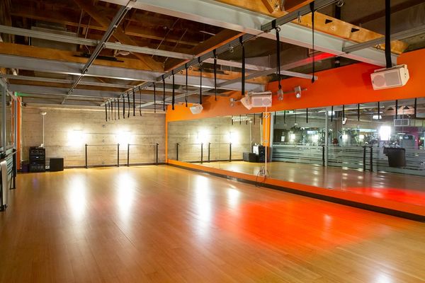 CRUNCH FITNESS - UNION STREET - Updated December 2025 - 38 Photos & 337 ...