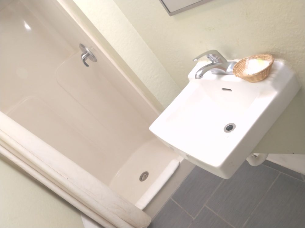 BOULEVARD INN - Updated January 2026 - 14 Photos - 785 Niagara Falls ...