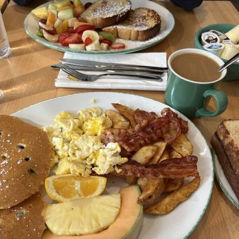 CORA BREAKFAST AND LUNCH - Updated December 2025 - 33 Photos & 36 ...