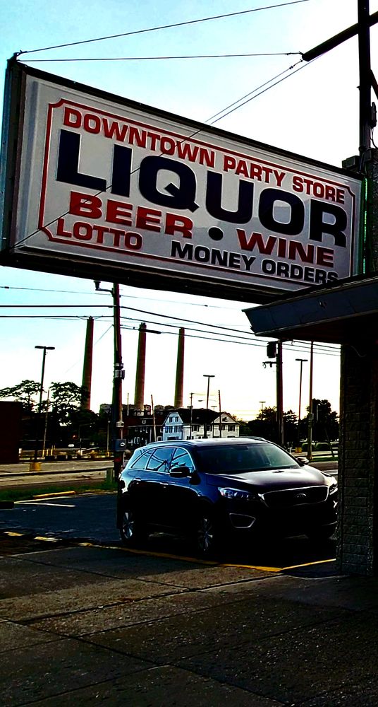 DOWNTOWN PARTY STORE - Updated December 2025 - 428 S Washington Sq ...