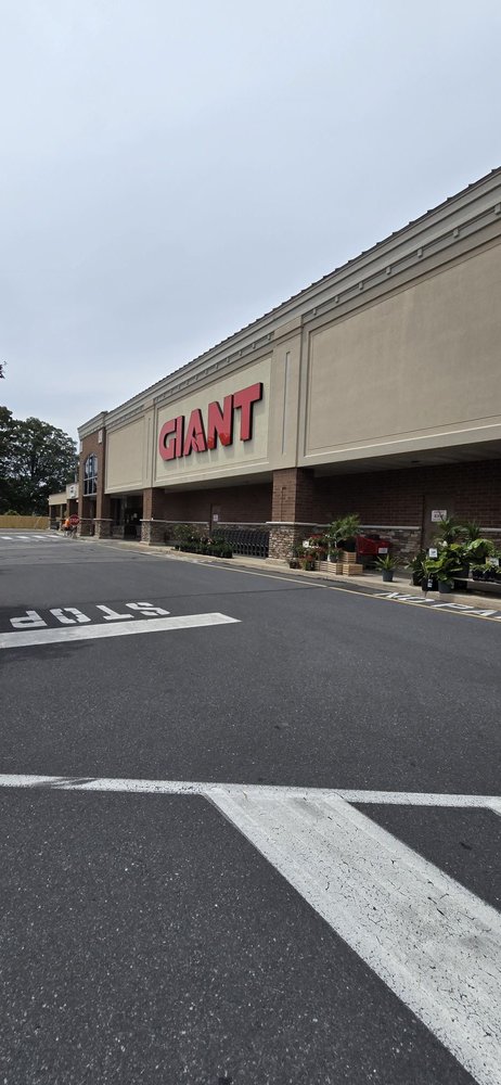 GIANT FOOD STORES - Updated June 2026 - 11 Photos - 550 Centerville Rd ...