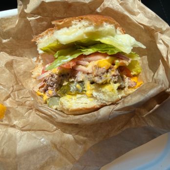 BULLSEYE BURGERS AND CHICKEN - Updated August 2024 - 47 Photos & 63 ...