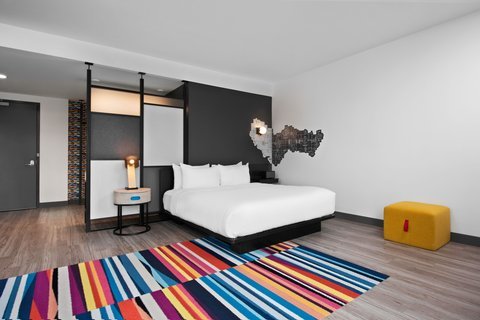 ALOFT KANSAS CITY COUNTRY CLUB PLAZA - Updated December 2025 - 51 ...