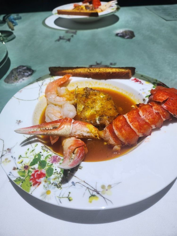 LE PETIT CHEF - Updated December 2025 - 3300 Peachtree Rd, Atlanta ...