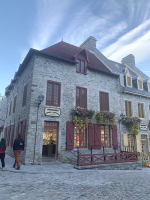 GÉOMANIA - Updated January 2026 - 10 Photos - 1 Place Royale, Québec ...