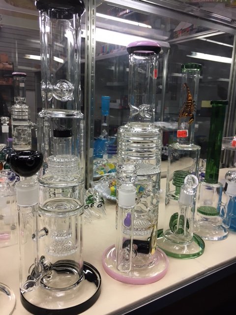 CIGARETTES 4 LESS - Updated December 2025 - 10 Photos - 1215 Maple Ave ...