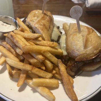 THE CAPITAL BURGER - Updated April 2025 - 1413 Photos & 1026 Reviews ...