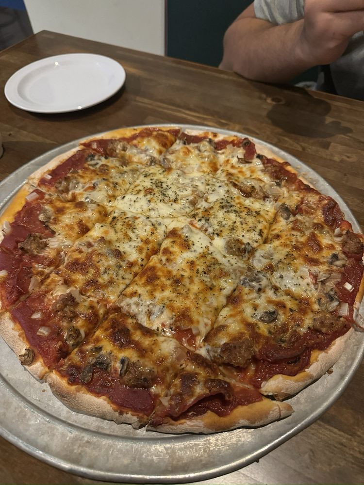 BULLDOG PIZZA & GRILL - Updated October 2025 - 22 Photos & 54 Reviews ...