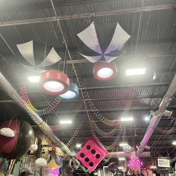 JUNKEE CLOTHING EXCHANGE - Updated December 2024 - 517 Photos & 392 ...