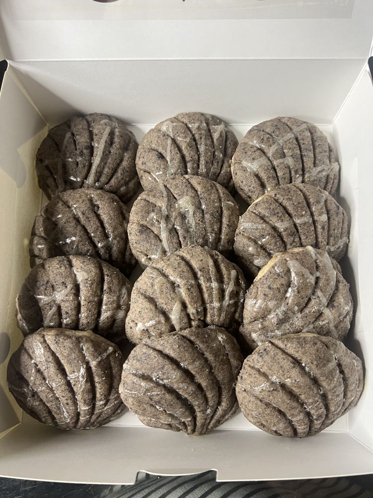 CONCHA CHONCHA PANADERIA - 16 Photos - Corona, California - Vegan ...