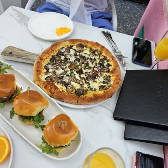 TAPS PUBLIC HOUSE - Updated September 2025 - 90 Photos & 40 Reviews ...