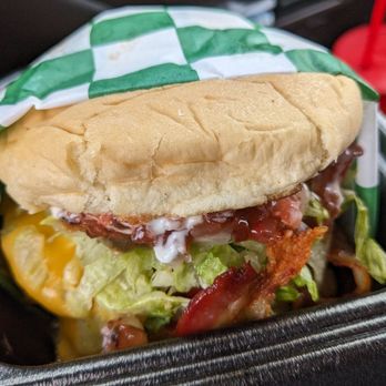 EZ’S BURGER DELUXE - Updated August 2024 - 78 Photos & 197 Reviews ...