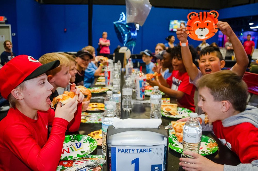 THRIVE FAMILY FUN CENTER - Updated December 2025 - 13 Photos - 400 ...