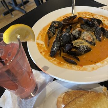 ELLIOTT’S ON CONGRESS - Updated September 2024 - 281 Photos & 286 ...