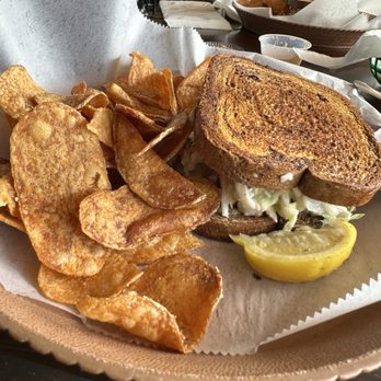 SWAMP HOUSE RIVERFRONT GRILL with reviews - Updated September 2024 ...