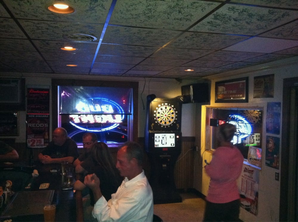 CORNER PUB - Updated December 2025 - 1123 N Mason St, Appleton ...