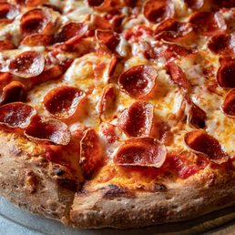 CALIENTE PIZZA & DRAFTHOUSE - Updated June 2025 - 505 Photos & 465 ...